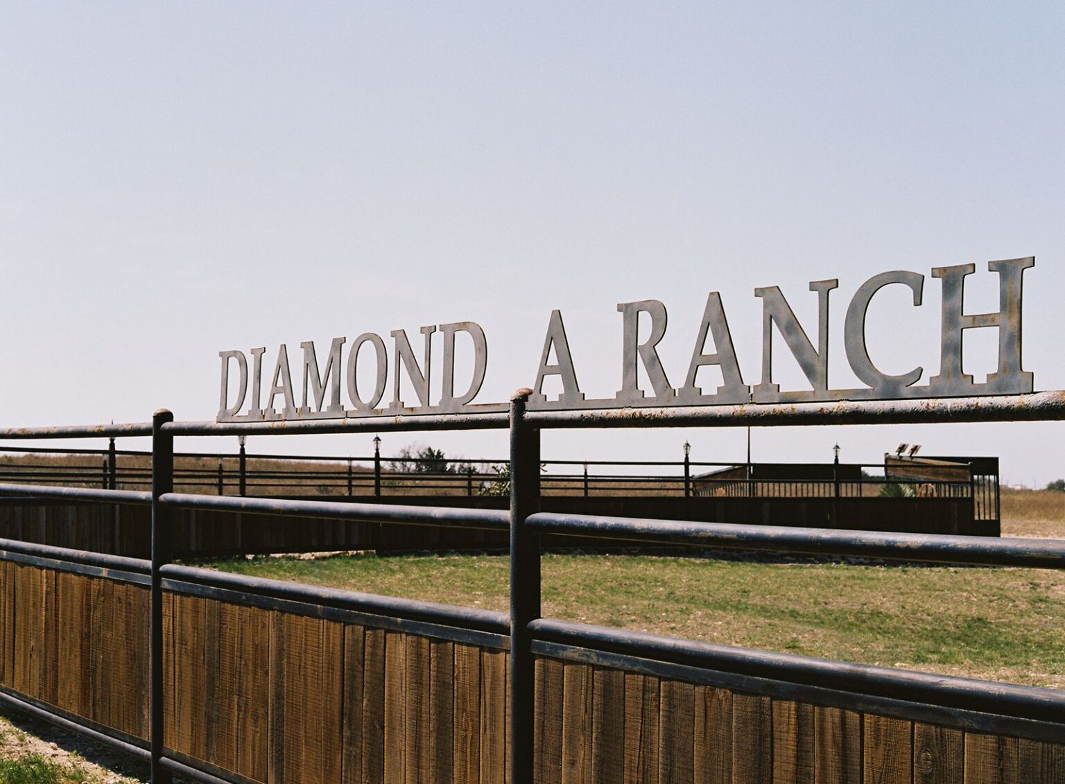 Chic Western-Style Ranch Wedding in Granbury, TX | Diamond A Ranch